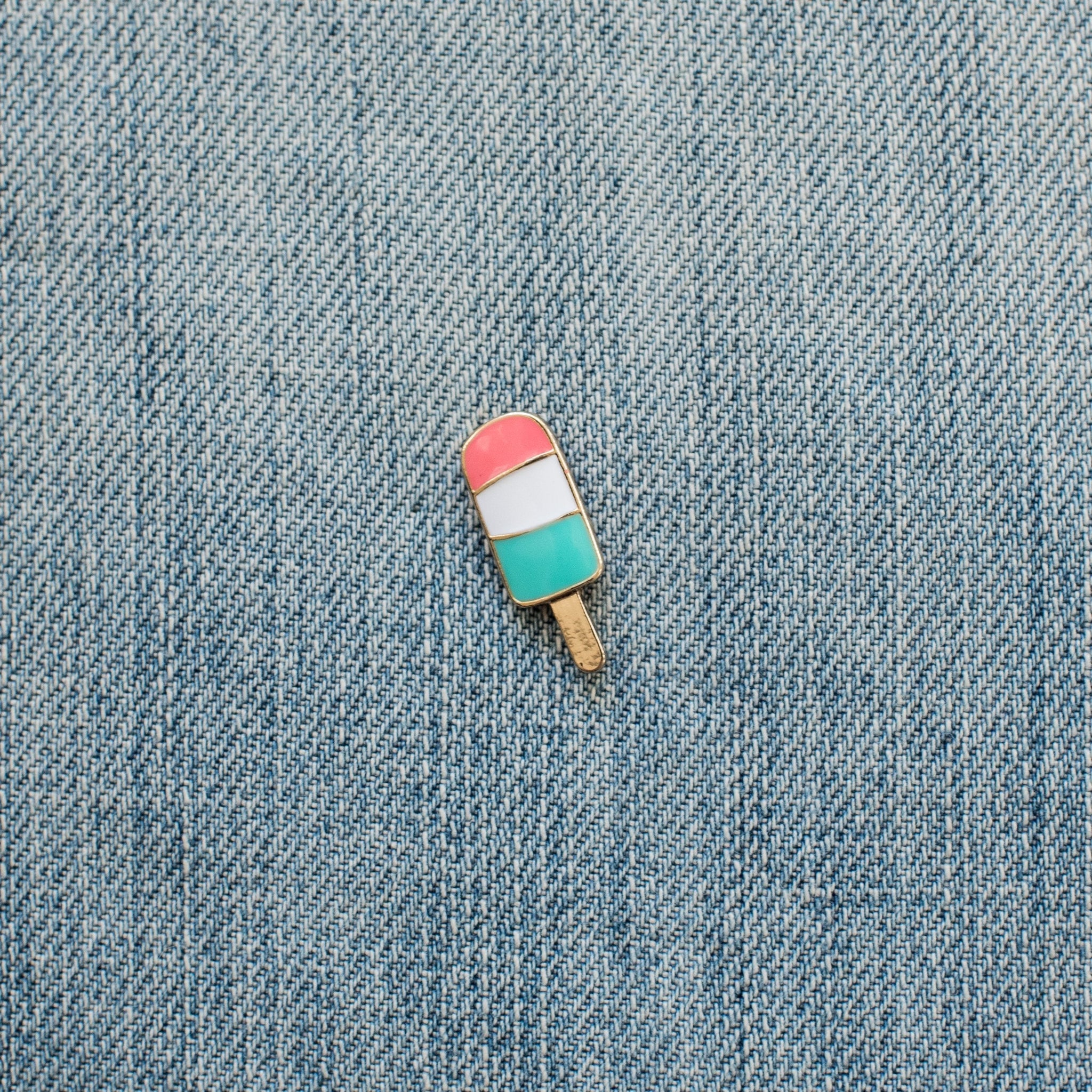 Example Pin Badge – SparkLayer B2B Demo Store